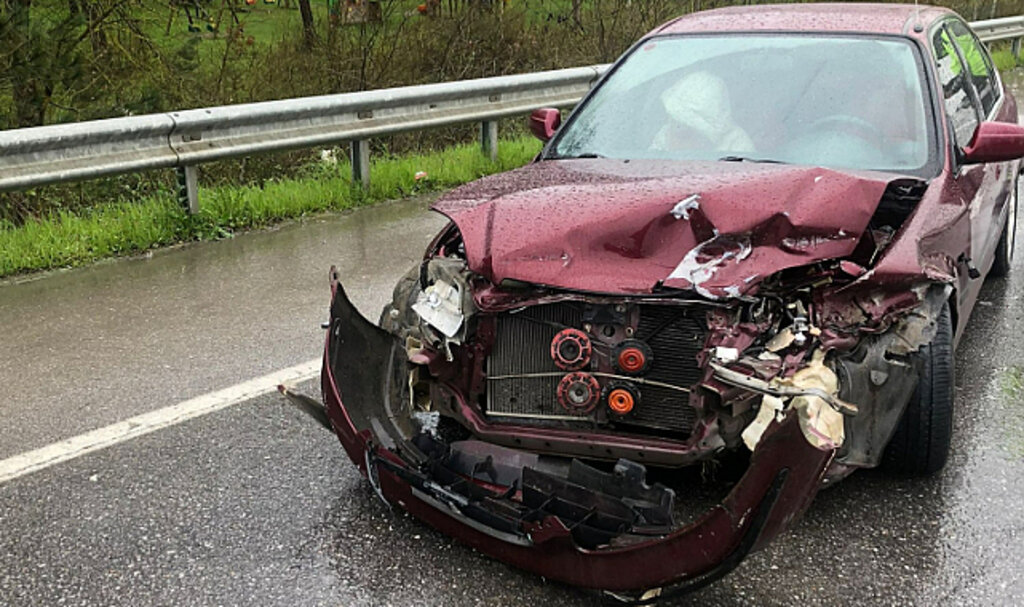 Samsun'da İki Otomobilin Çarpıştığı Kazada 1 Kişi Yaralandı - ASAYİŞ ... Samsun'da İki Otomobilin Çarpıştığı Kazada 1 Kişi Yaralandı - ASAYİŞ ...