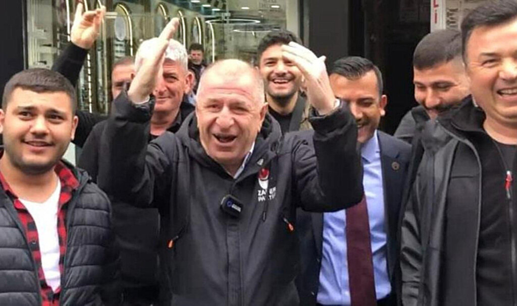 Ahmet Davutoğlu ile Karşılaşan Ümit Özdağ: Ahmet Bey Gel Ya - SİYASET ... Ahmet Davutoğlu ile Karşılaşan Ümit Özdağ: Ahmet Bey Gel Ya - SİYASET ...