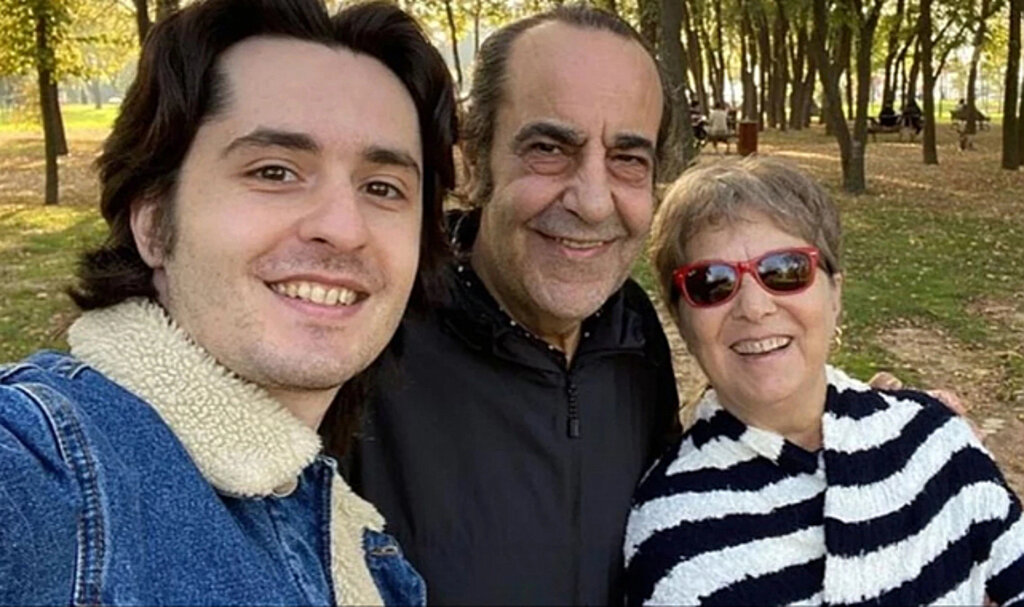 Ünlü Sanatçı Özkan Uğur'un Ailesinden İlk Açıklama - GÜNDEM - Samsun ...