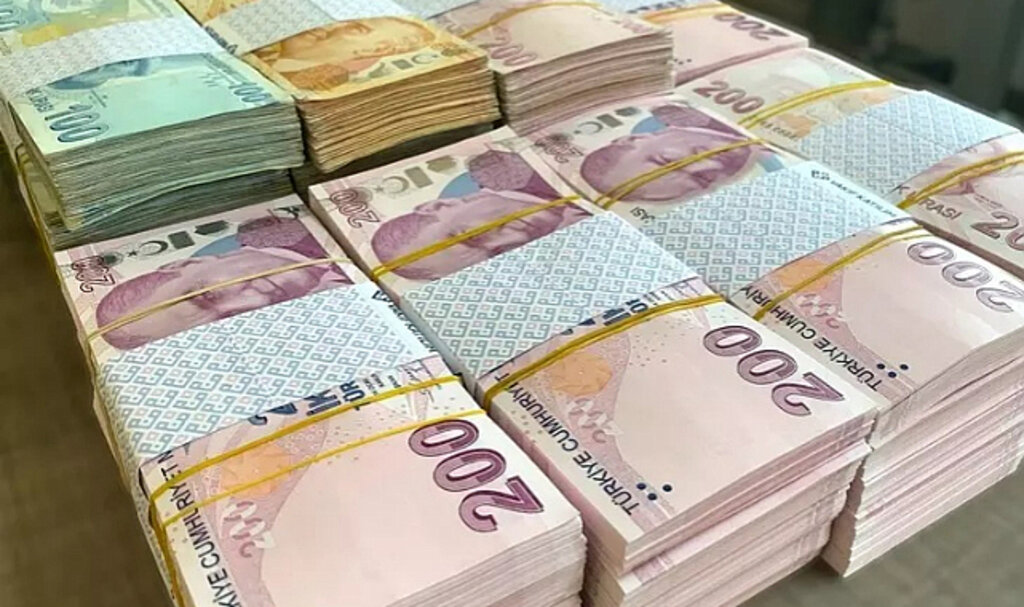 200 TL, 100 TL, 5 TL… Hafize Gaye Erkan ‘Daha Yüksek Banknot Üzerinde ...